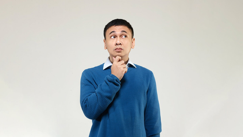 Raditya Dika: Novelis yang Merambah Dunia Komika - Semilir